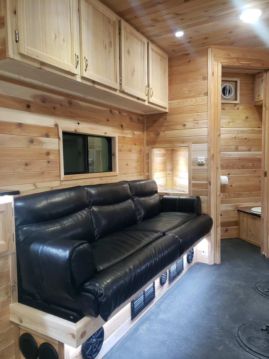 AI818SAH - Single Axle Aluminum Hydraulic - AlumaIce