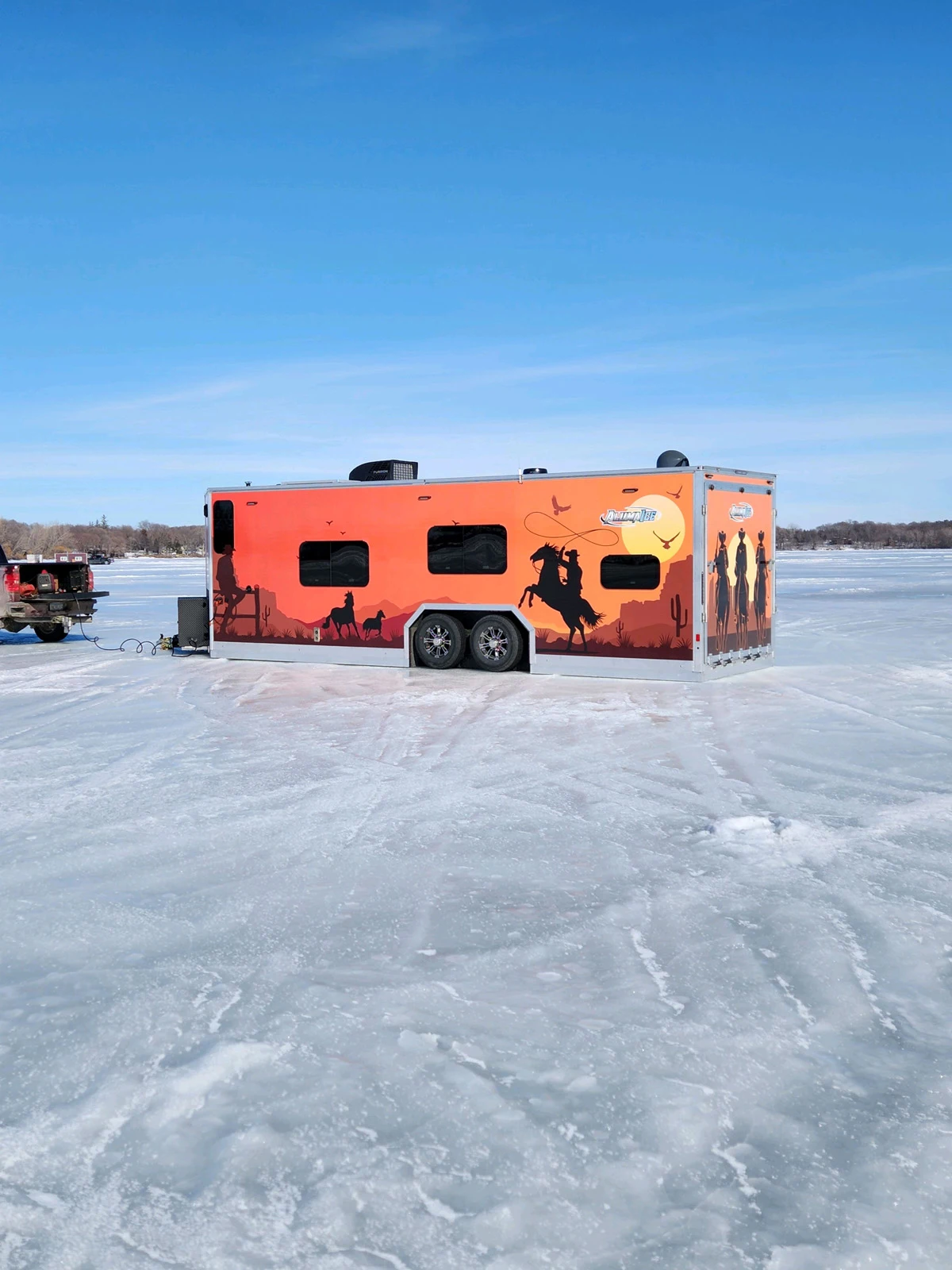 Aluminum Hydraulic Fish Houses - AlumaIce