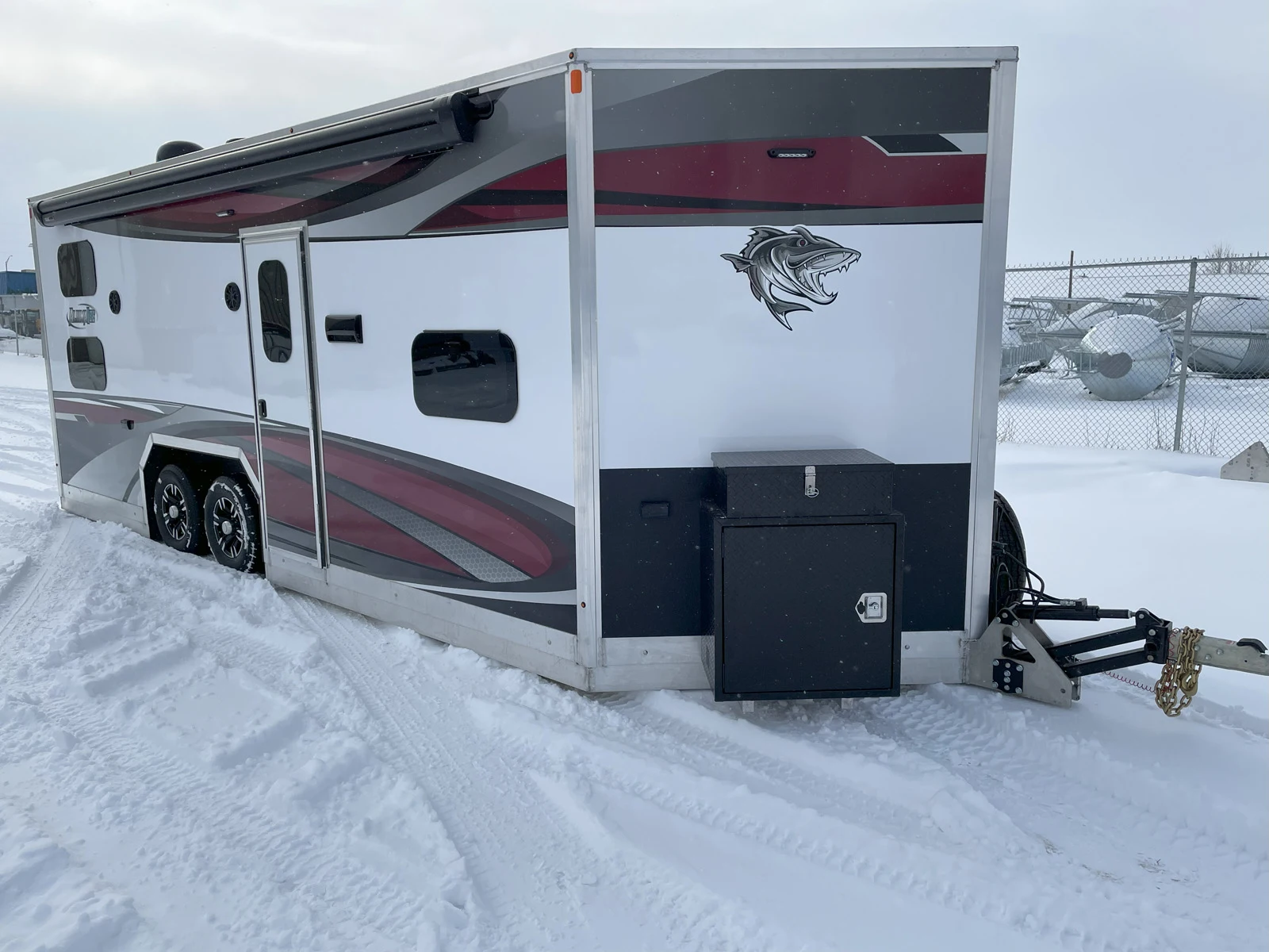 Aluminum Hydraulic Fish Houses - AlumaIce