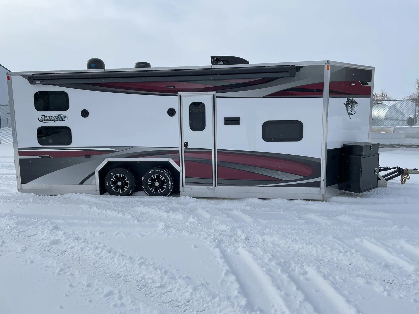 Aluminum Hydraulic Fish Houses - AlumaIce