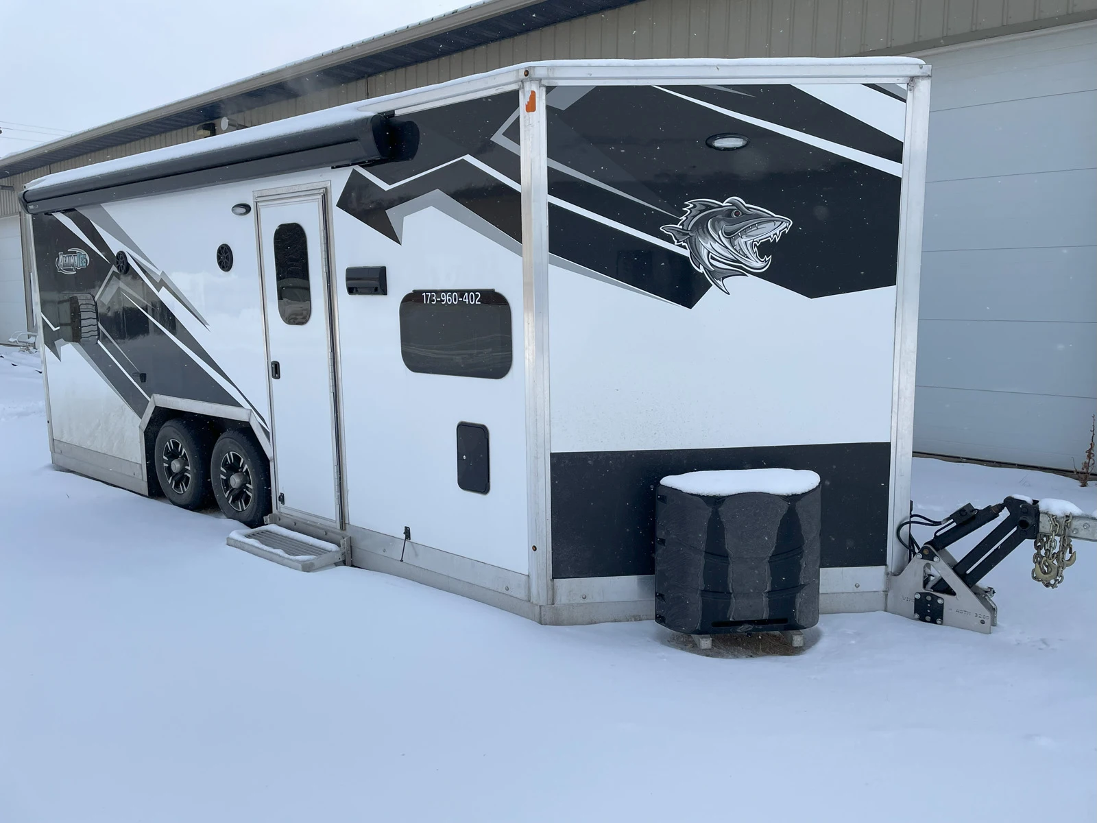 Aluminum Hydraulic Fish Houses - AlumaIce