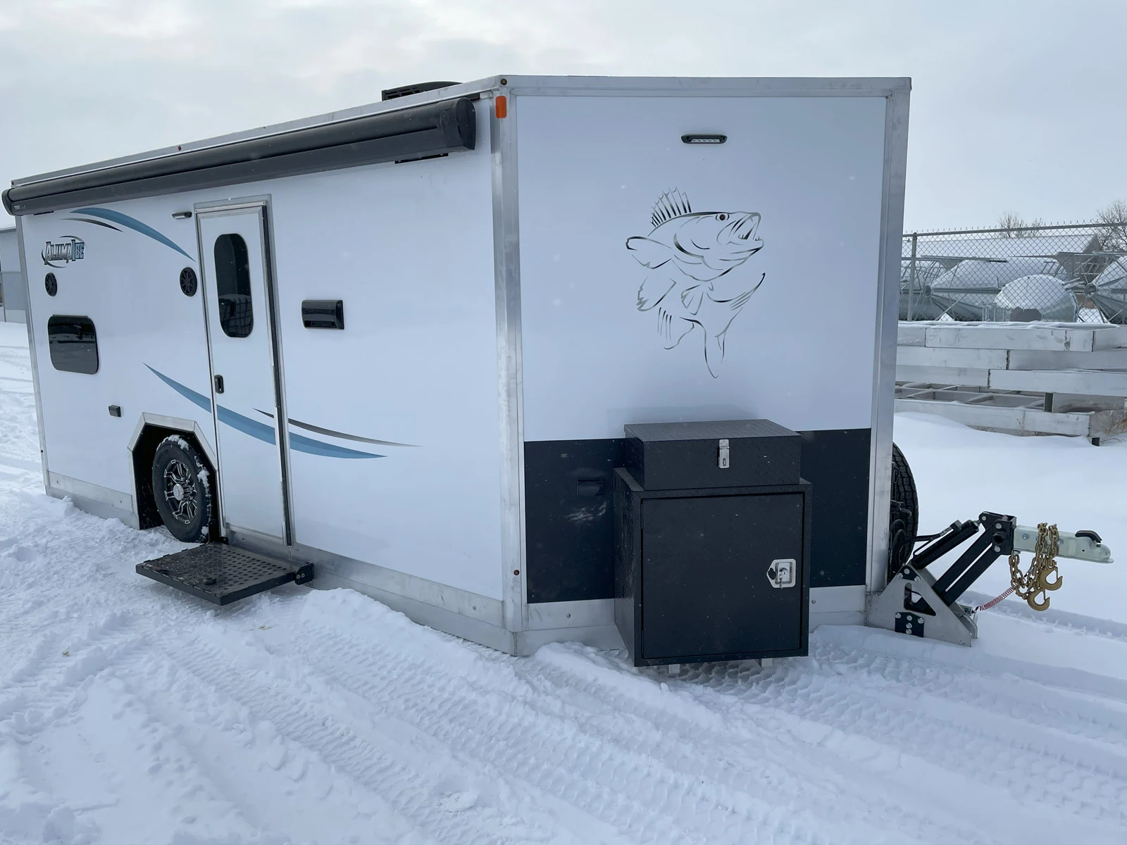 Aluminum Hydraulic Fish Houses - AlumaIce