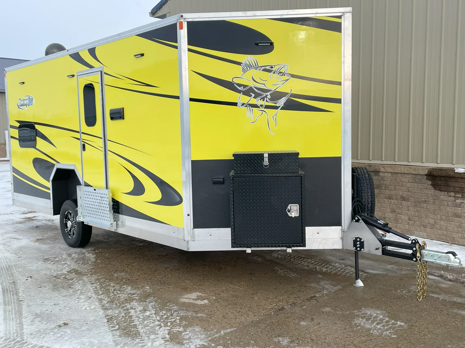 Aluminum Hydraulic Fish Houses - AlumaIce