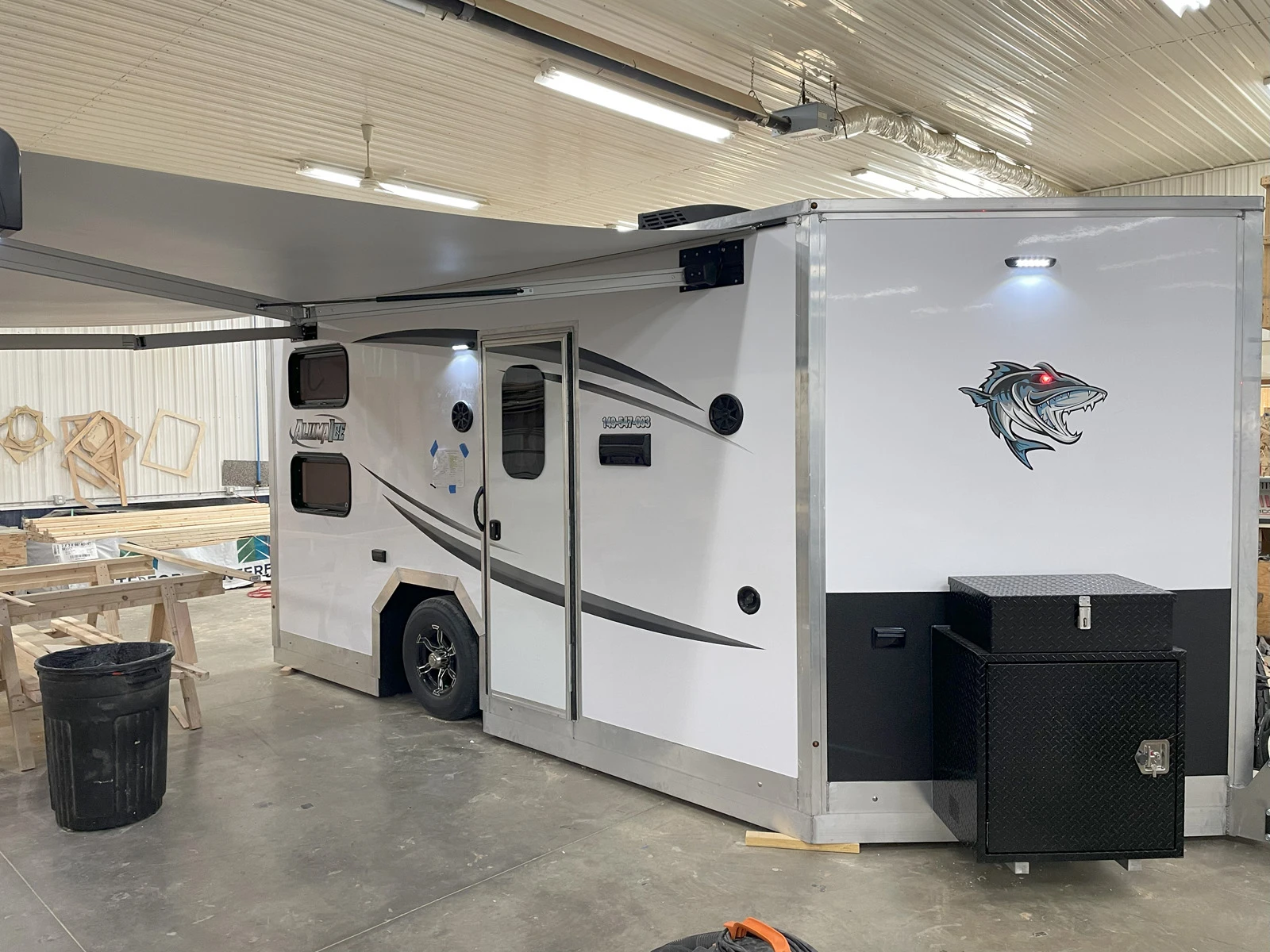 Aluminum Hydraulic Fish Houses - AlumaIce