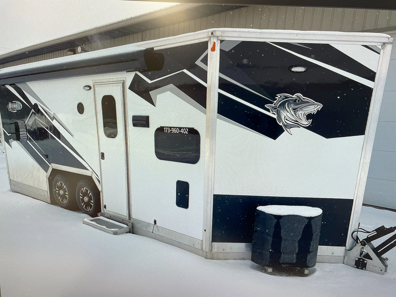 Aluminum Hydraulic Fish Houses - AlumaIce