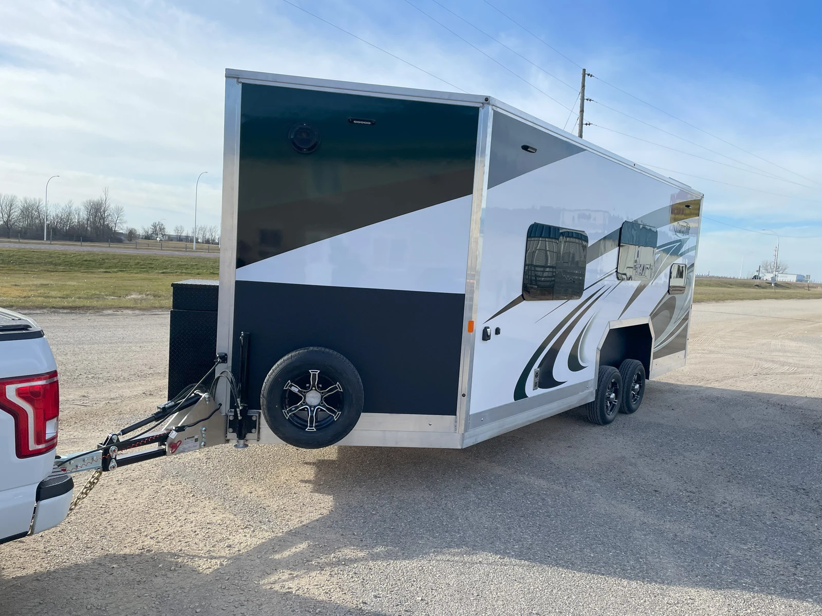 Aluminum Hydraulic Fish Houses - AlumaIce