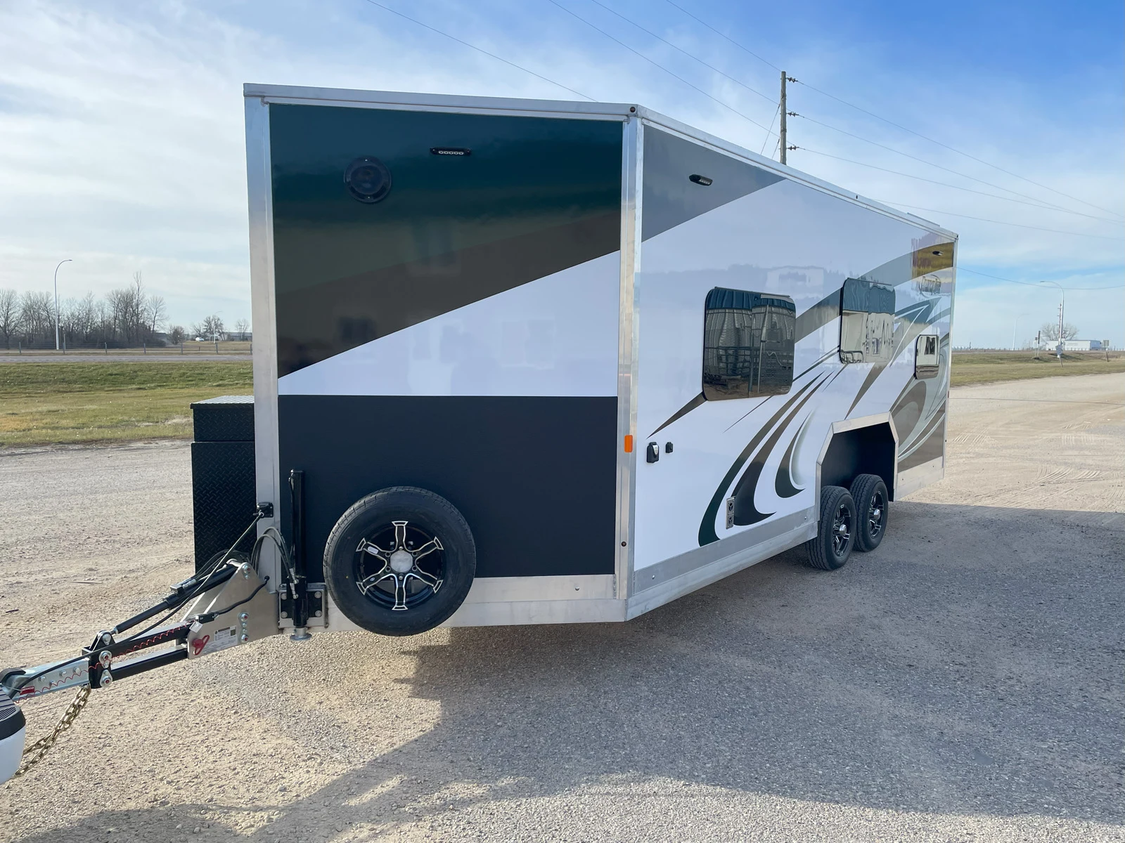 Aluminum Hydraulic Fish Houses - AlumaIce